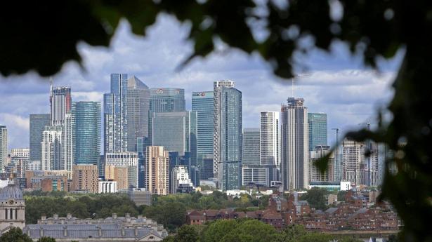 Britisk efterspørgsel efter AI-eksperter sender jobudbud 12 pct. i vejret