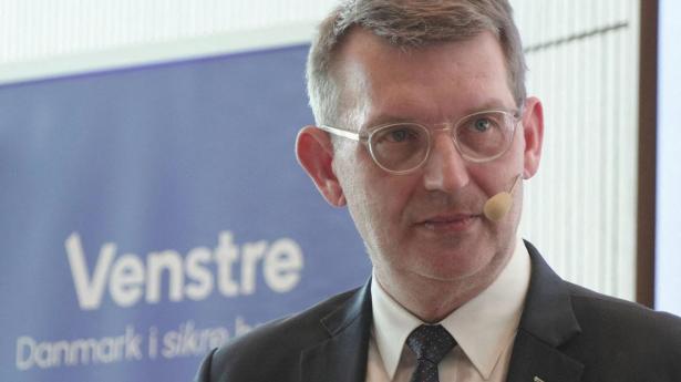 Midt i regeringsforhandlinger: Venstre-formand akut opereret