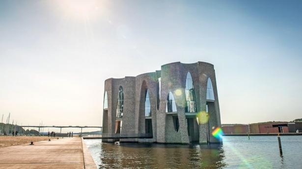 Lego-familiens nye domicil i Vejle er også en skulptur. Og den åbner i dag
