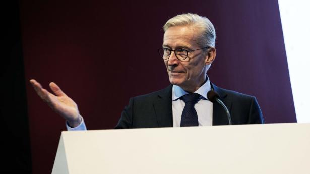 Lundbeck-formand: God timing at opsige topchef nu