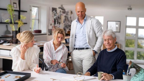 Familie skabte smykkesucces: Nu får de egen museumsudstilling