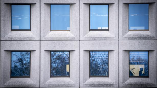 Debat | Danske virksomheder skal købe ind på cirkulær økonomi – både ...