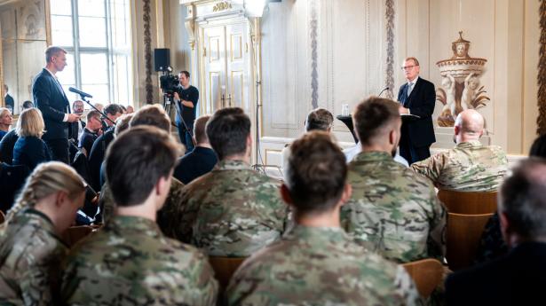 Helle Ib: Dystert billede kan give øgede forsvarsudgifter