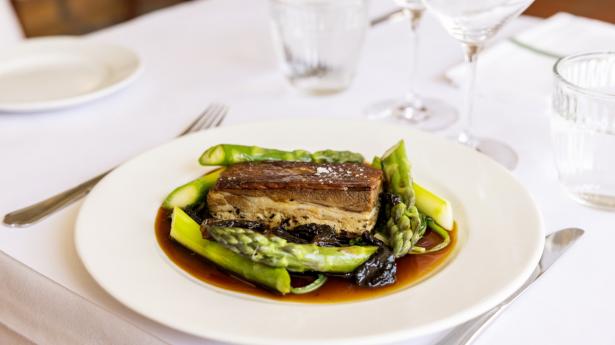 Lammebryst og kammuslingesoufflé, så englene synger