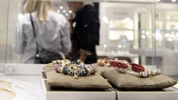 Derfor kan fyret Pandora-boss blive straffet