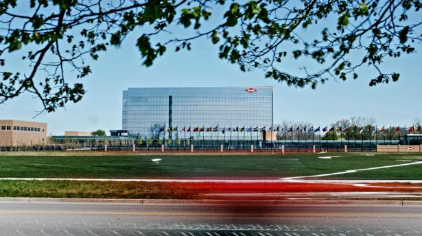 Amerikansk kemikaliegigant fyrer 2000