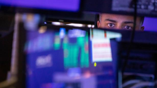 European Stocks Gain After Swiss Interest Rate Cut: Markets Wrap