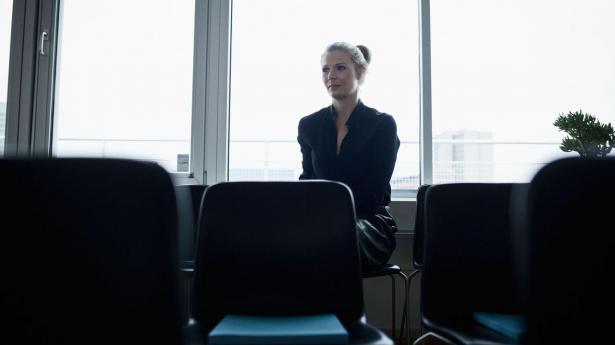 Advokat får bøde: Solgte konkursbos lejlighed til egen ansat