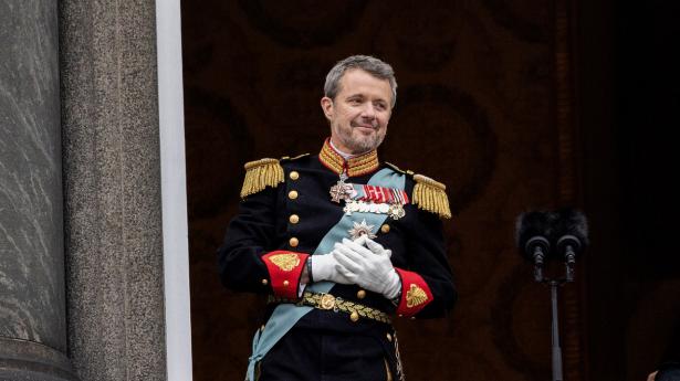 “Forbundne, forpligtet, for Kongeriget Danmark”